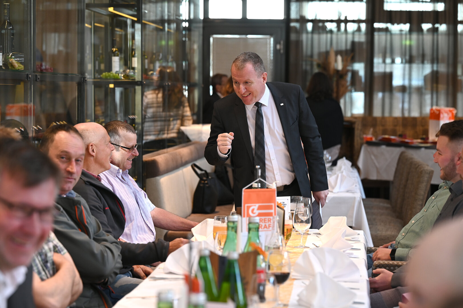 News: Gemeinsam stark – seit Jahrzehnten: Mitarbeiterehrung bei Leyrer ...